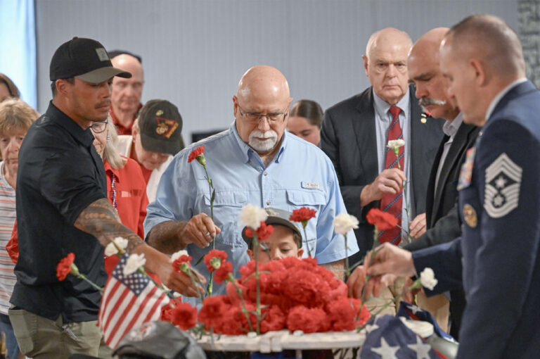 Hundreds honor fallen service members at Fort Walton Beach Memorial Day ...